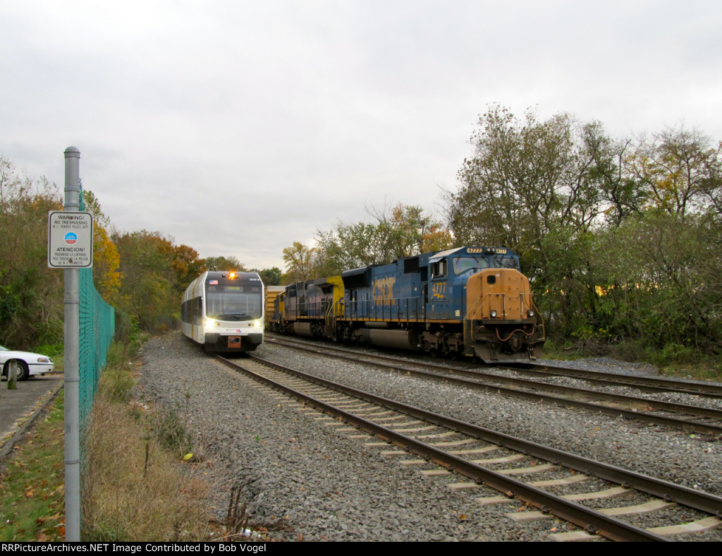 NJT 3519 and CSX 4777